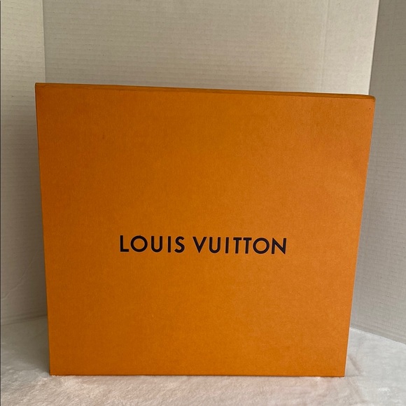 Louis Vuitton | Accessories | Louis Vuitton Signature Orange Magnetic ...